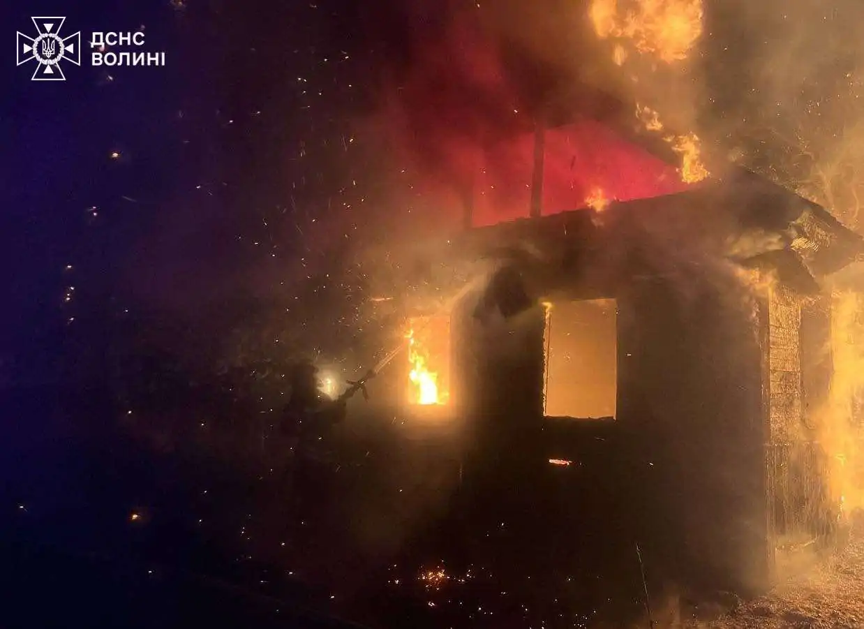 В Овадному згорів житловий будинок | БУГ - Bug.org.ua